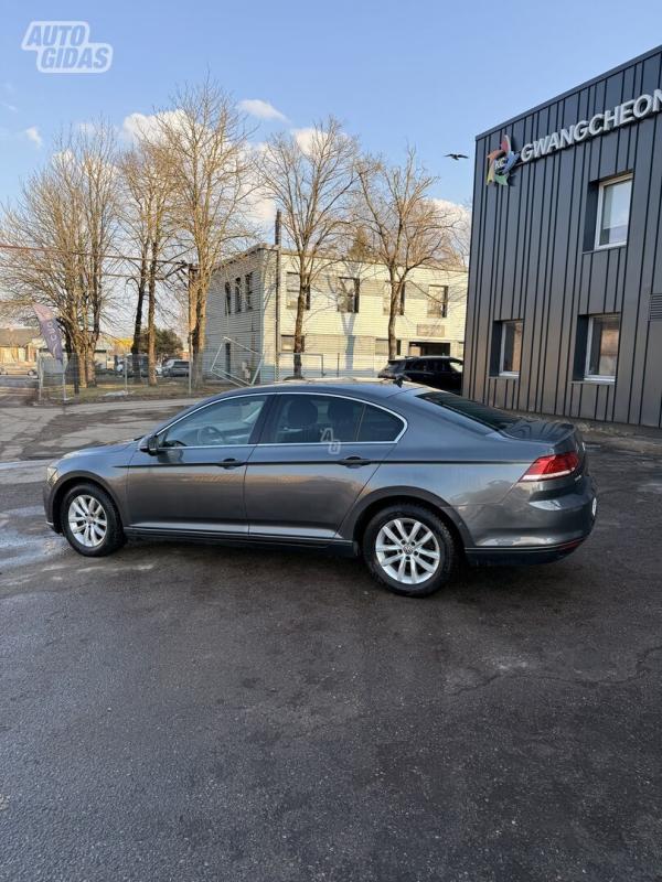 Pelēks Volkswagen Passat 2015 Viļņa, ar dzinēja tilpumu 1.60 L un nobraukumu 232 tūkst. km par 8050 €, foto 4 vietnē AUTOMOTO.COM.LV