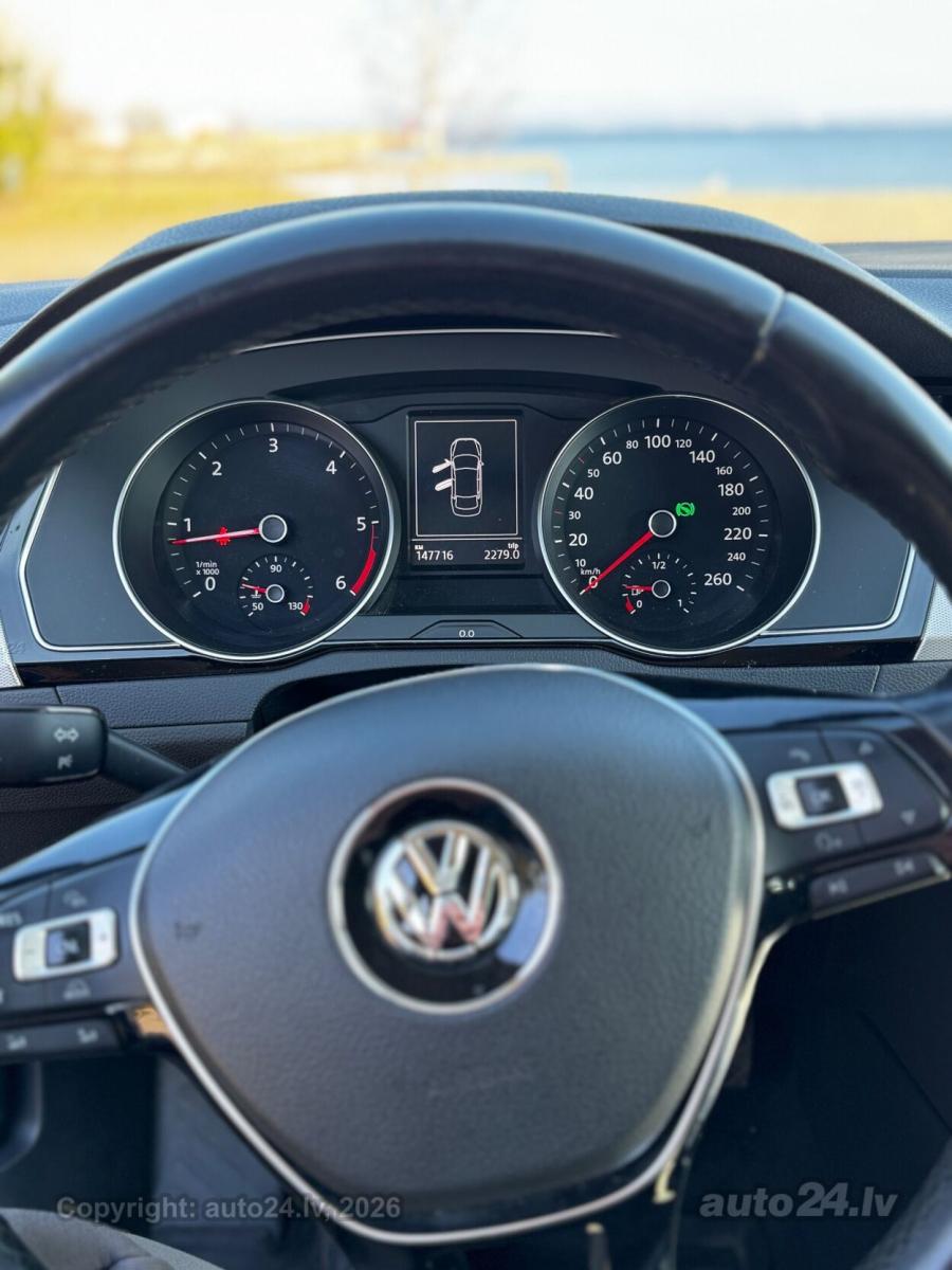 Pelēks Volkswagen Passat 2015 Tallina, ar dzinēja tilpumu 2.00 L un nobraukumu 148 tūkst. km par 12900 €, foto 14 vietnē AUTOMOTO.COM.LV
