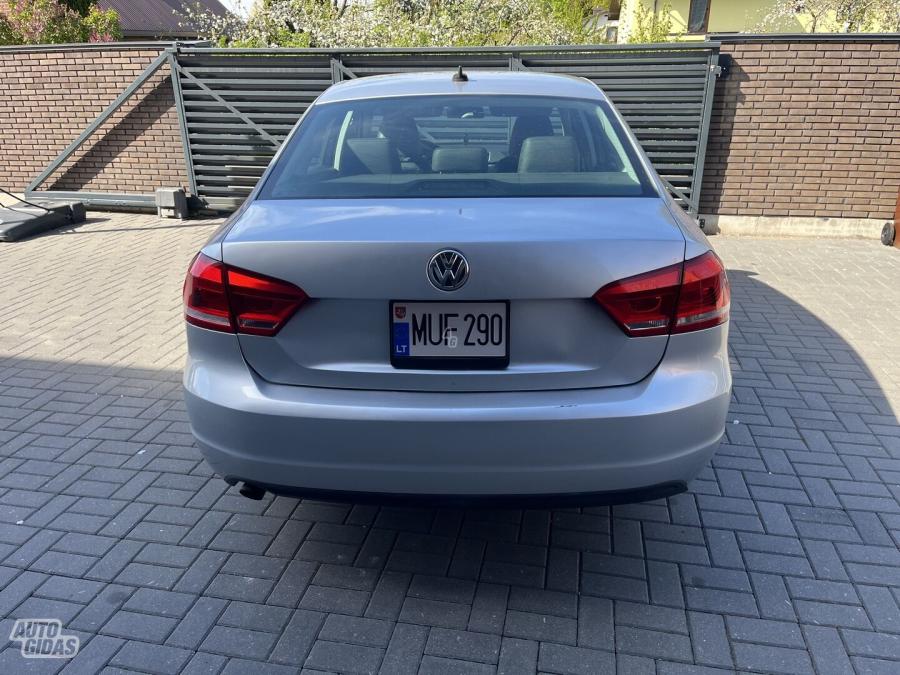 Grey Volkswagen Passat 2015 in Kaunas, with an engine capacity of 1.80 L and mileage of 252 thousand km for 4250 €, photo 5 on AUTOMOTO.COM.LV