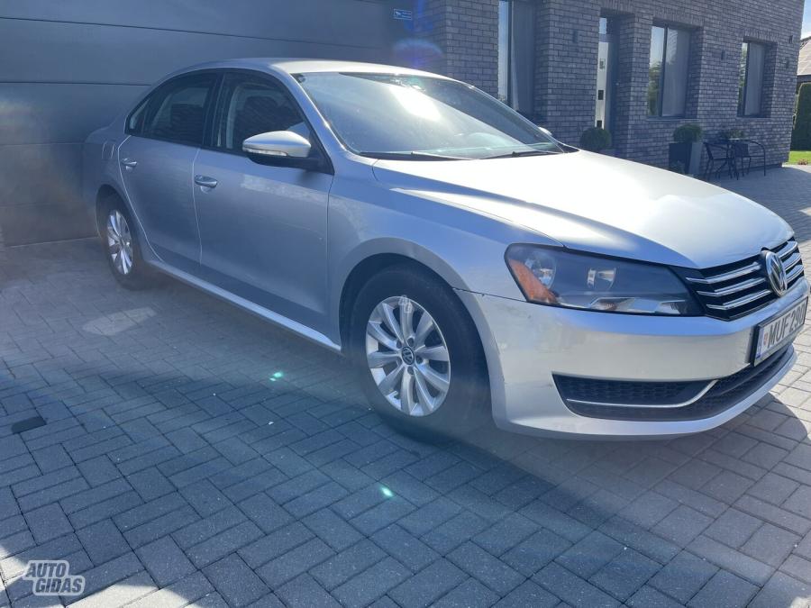 Grey Volkswagen Passat 2015 in Kaunas, with an engine capacity of 1.80 L and mileage of 252 thousand km for 4150 €, photo 1 on AUTOMOTO.COM.LV