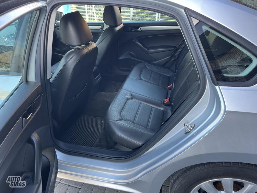 Grey Volkswagen Passat 2015 in Kaunas, with an engine capacity of 1.80 L and mileage of 252 thousand km for 4150 €, photo 7 on AUTOMOTO.COM.LV