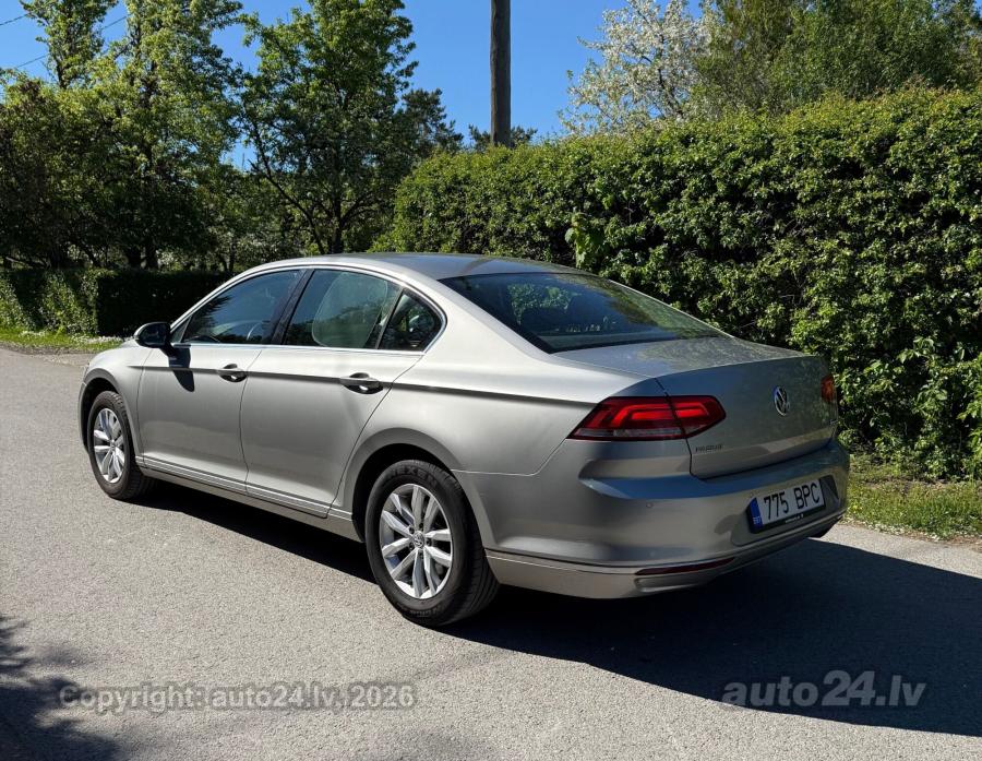 Grey Volkswagen Passat 2015 in Tallinn, with an engine capacity of 1.40 L and mileage of 169 thousand km for 8990 €, photo 6 on AUTOMOTO.COM.LV
