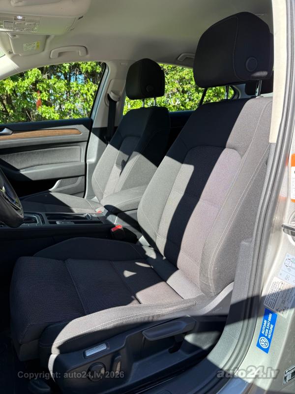 Grey Volkswagen Passat 2015 in Tallinn, with an engine capacity of 1.40 L and mileage of 169 thousand km for 8990 €, photo 9 on AUTOMOTO.COM.LV