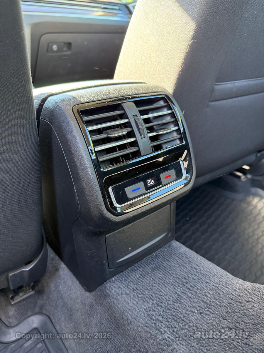 Grey Volkswagen Passat 2015 in Tallinn, with an engine capacity of 1.40 L and mileage of 169 thousand km for 8990 €, photo 11 on AUTOMOTO.COM.LV