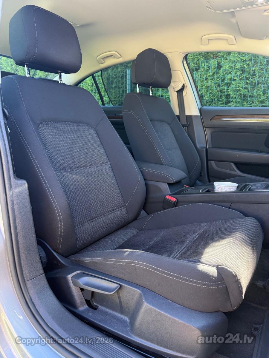 Grey Volkswagen Passat 2015 in Tallinn, with an engine capacity of 1.40 L and mileage of 169 thousand km for 8990 €, photo 12 on AUTOMOTO.COM.LV