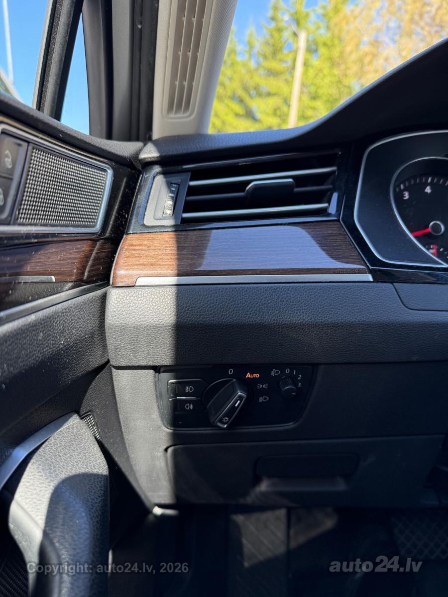 Grey Volkswagen Passat 2015 in Tallinn, with an engine capacity of 1.40 L and mileage of 169 thousand km for 8990 €, photo 13 on AUTOMOTO.COM.LV