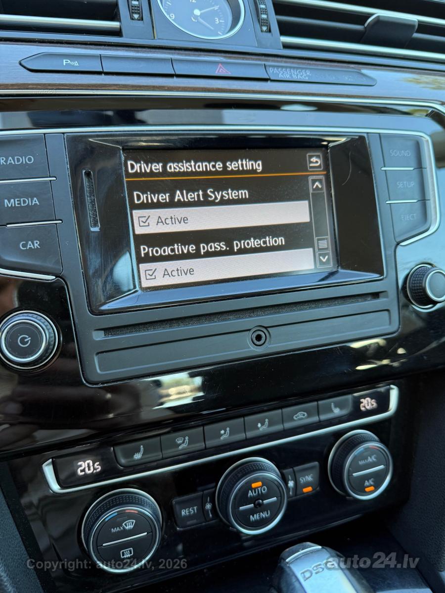 Grey Volkswagen Passat 2015 in Tallinn, with an engine capacity of 1.40 L and mileage of 169 thousand km for 8990 €, photo 14 on AUTOMOTO.COM.LV