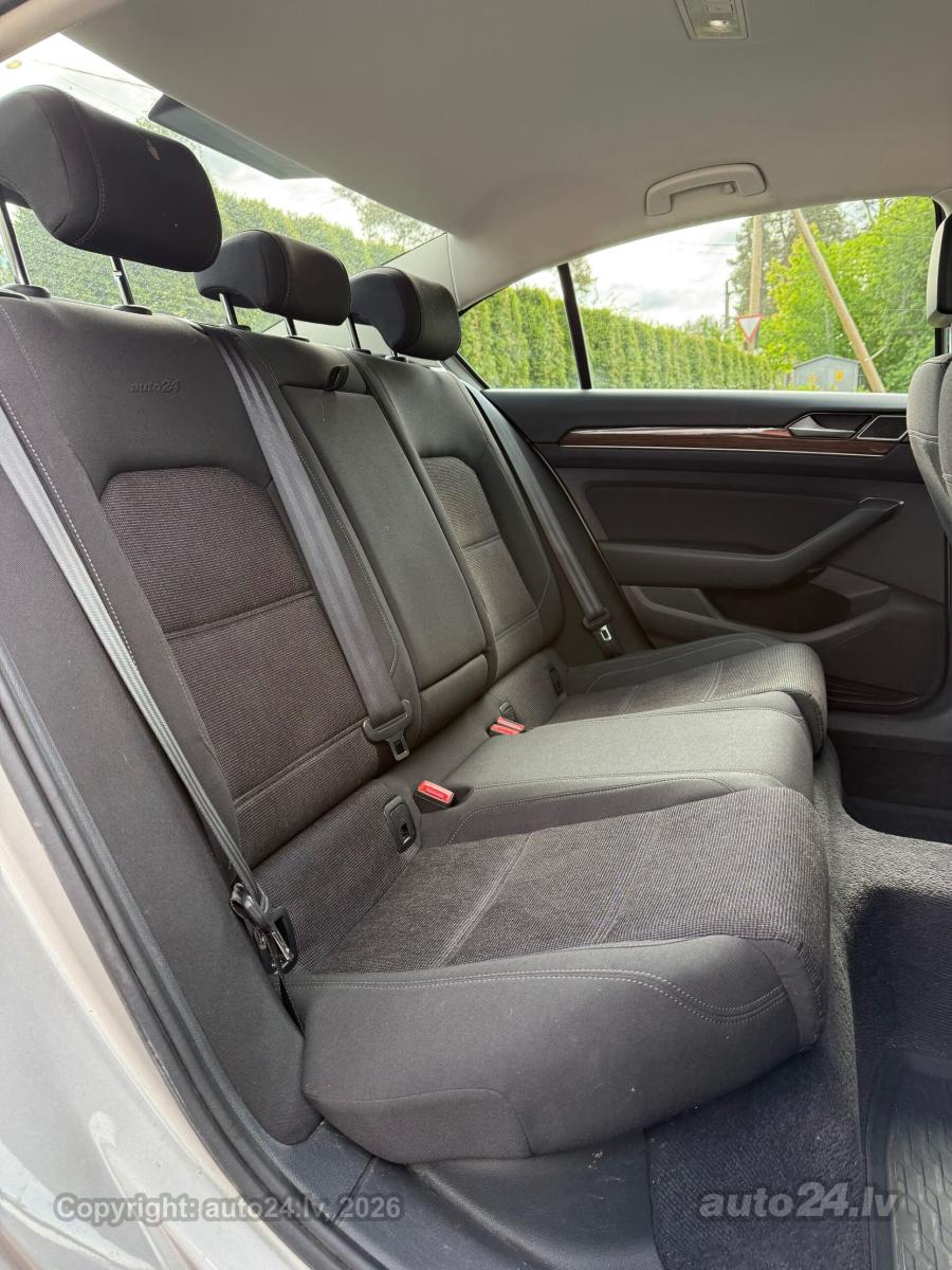 Grey Volkswagen Passat 2015 in Tallinn, with an engine capacity of 1.40 L and mileage of 169 thousand km for 8990 €, photo 17 on AUTOMOTO.COM.LV