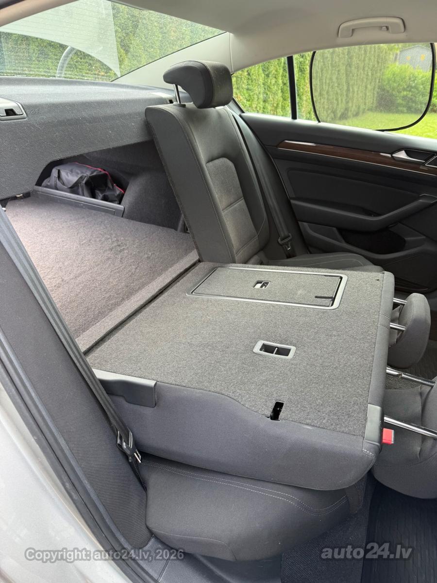 Grey Volkswagen Passat 2015 in Tallinn, with an engine capacity of 1.40 L and mileage of 169 thousand km for 8990 €, photo 18 on AUTOMOTO.COM.LV