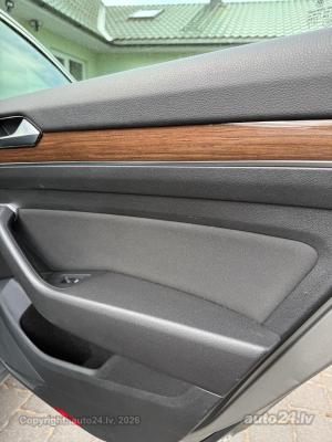 Grey Volkswagen Passat 2015 in Tallinn, with an engine capacity of 1.40 L and mileage of 169 thousand km for 8990 €, photo 19 on AUTOMOTO.COM.LV