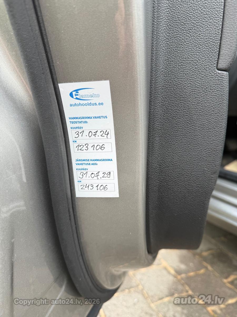 Grey Volkswagen Passat 2015 in Tallinn, with an engine capacity of 1.40 L and mileage of 169 thousand km for 8990 €, photo 20 on AUTOMOTO.COM.LV