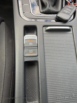 Grey Volkswagen Passat 2015 in Tallinn, with an engine capacity of 1.40 L and mileage of 169 thousand km for 8990 €, photo 24 on AUTOMOTO.COM.LV
