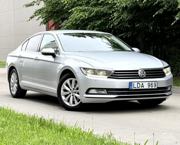 Grey Volkswagen Passat 2015 in Kaunas, with an engine capacity of 1.60 L and mileage of 308 thousand km for 6500 €, photo 3 on AUTOMOTO.COM.LV