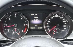 Grey Volkswagen Passat 2015 in Kaunas, with an engine capacity of 1.60 L and mileage of 308 thousand km for 6500 €, photo 9 on AUTOMOTO.COM.LV