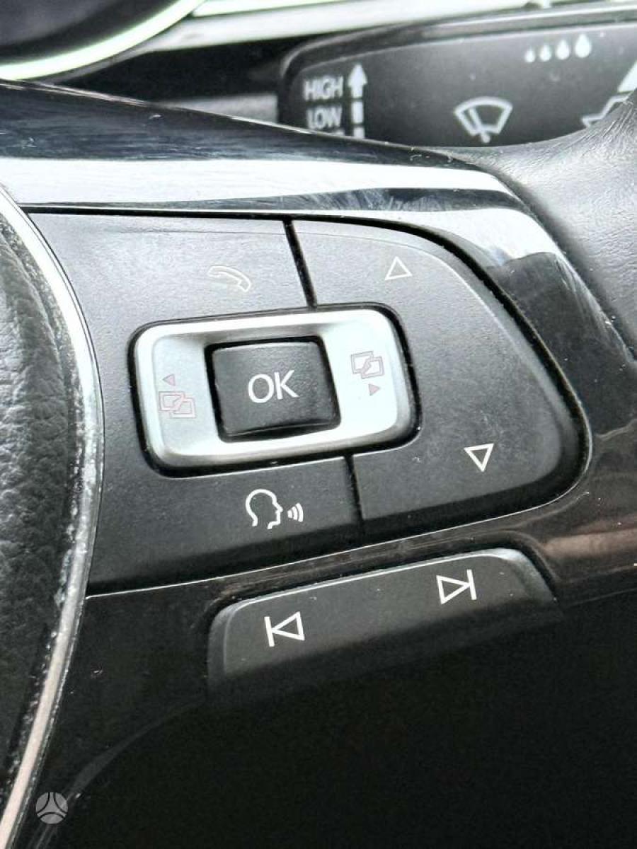 Grey Volkswagen Passat 2015 in Kaunas, with an engine capacity of 1.60 L and mileage of 308 thousand km for 6500 €, photo 13 on AUTOMOTO.COM.LV