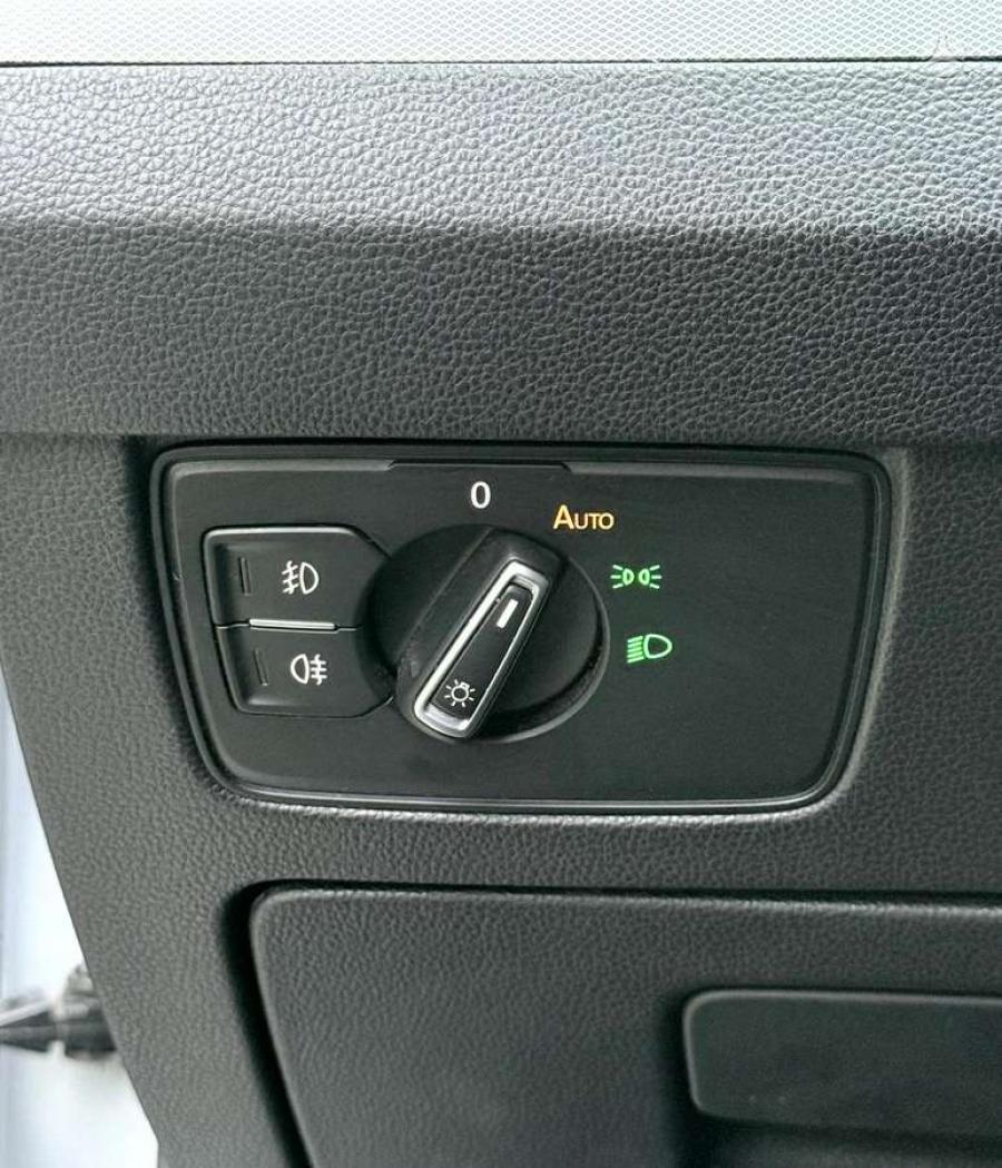 Grey Volkswagen Passat 2015 in Kaunas, with an engine capacity of 1.60 L and mileage of 308 thousand km for 6500 €, photo 14 on AUTOMOTO.COM.LV