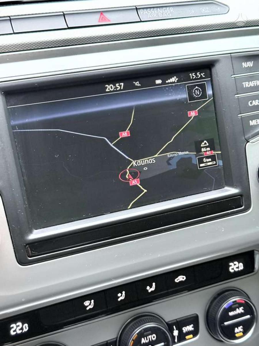 Grey Volkswagen Passat 2015 in Kaunas, with an engine capacity of 1.60 L and mileage of 308 thousand km for 6500 €, photo 17 on AUTOMOTO.COM.LV