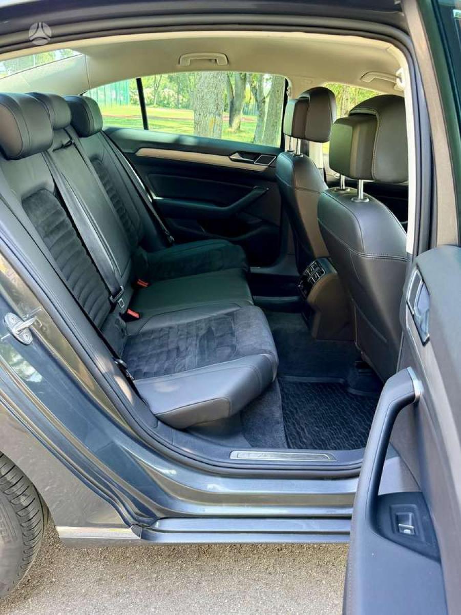 Pelēks Volkswagen Passat 2015 Kauņa, ar dzinēja tilpumu 1.97 L un nobraukumu 312 tūkst. km par 10400 €, foto 21 vietnē AUTOMOTO.COM.LV