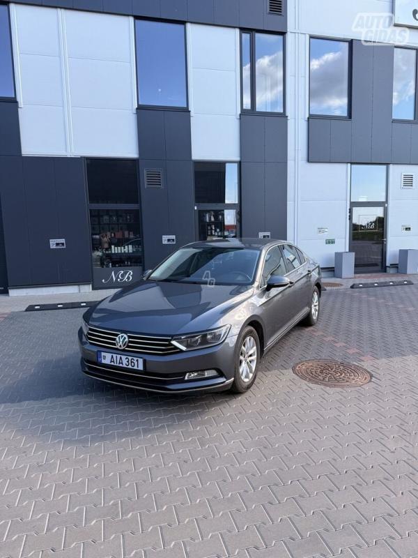 Grey Volkswagen Passat 2015 in Vilnius, with an engine capacity of 1.60 L and mileage of 232 thousand km for 6850 €, photo 2 on AUTOMOTO.COM.LV