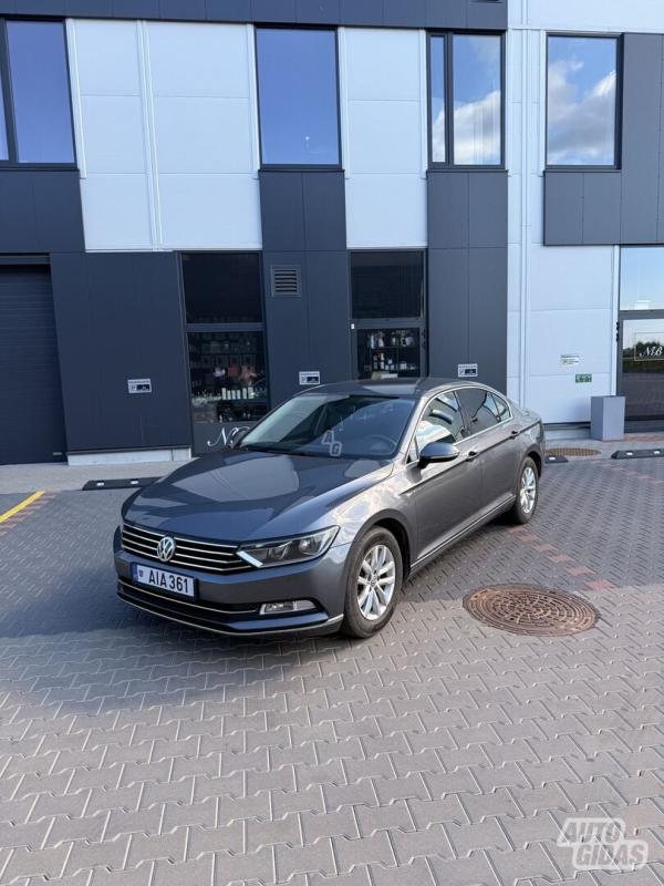 Grey Volkswagen Passat 2015 in Vilnius, with an engine capacity of 1.60 L and mileage of 232 thousand km for 6850 €, photo 6 on AUTOMOTO.COM.LV
