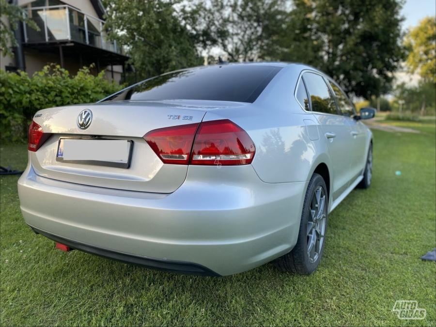 Grey Volkswagen Passat 2015 in Vilnius, with an engine capacity of 1.80 L and mileage of 236 thousand km for 5000 €, photo 5 on AUTOMOTO.COM.LV