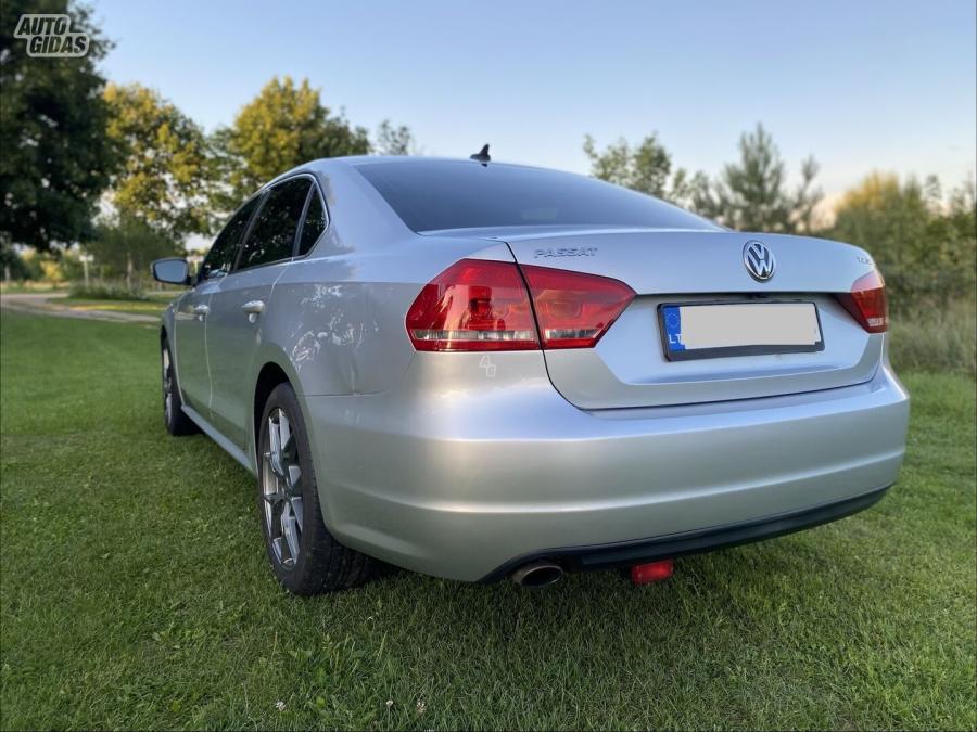 Grey Volkswagen Passat 2015 in Vilnius, with an engine capacity of 1.80 L and mileage of 236 thousand km for 5000 €, photo 7 on AUTOMOTO.COM.LV