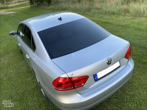Grey Volkswagen Passat 2015 in Vilnius, with an engine capacity of 1.80 L and mileage of 236 thousand km for 5000 €, photo 10 on AUTOMOTO.COM.LV