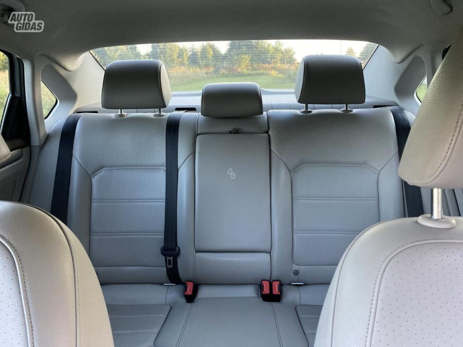 Grey Volkswagen Passat 2015 in Vilnius, with an engine capacity of 1.80 L and mileage of 236 thousand km for 5000 €, photo 14 on AUTOMOTO.COM.LV