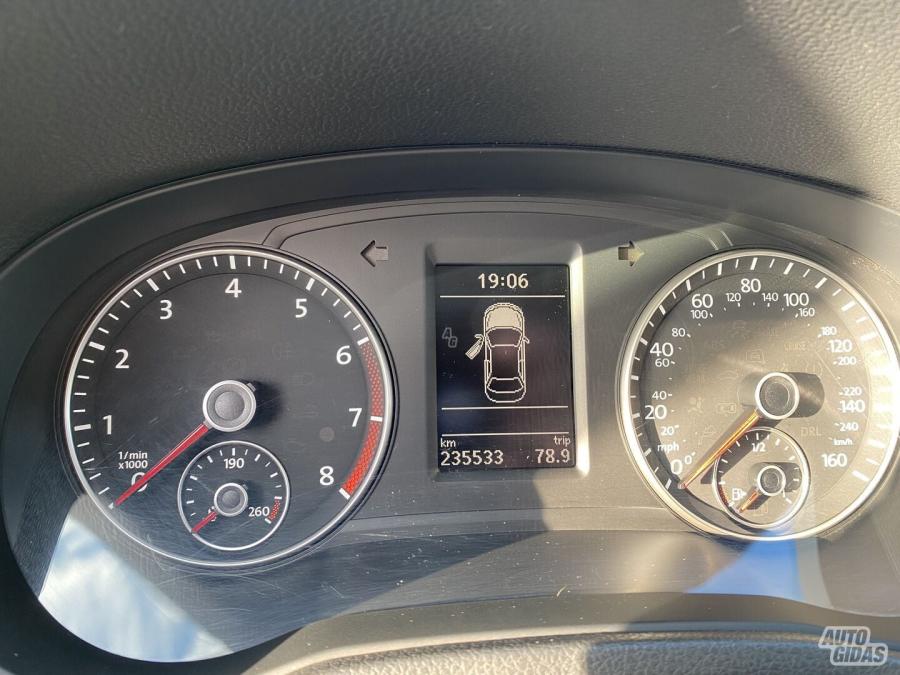 Grey Volkswagen Passat 2015 in Vilnius, with an engine capacity of 1.80 L and mileage of 236 thousand km for 5000 €, photo 17 on AUTOMOTO.COM.LV