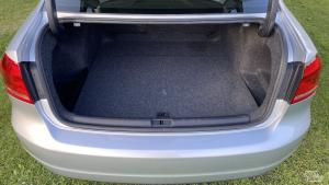 Grey Volkswagen Passat 2015 in Vilnius, with an engine capacity of 1.80 L and mileage of 236 thousand km for 5000 €, photo 20 on AUTOMOTO.COM.LV