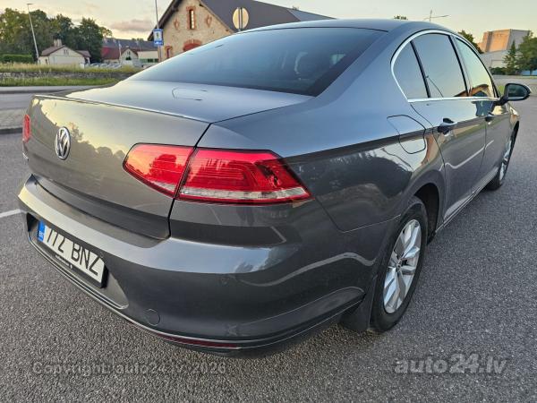 Grey Volkswagen Passat 2015 in Paide, with an engine capacity of 1.40 L and mileage of 128 thousand km for 10990 €, photo 4 on AUTOMOTO.COM.LV