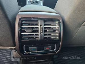 Grey Volkswagen Passat 2015 in Paide, with an engine capacity of 1.40 L and mileage of 128 thousand km for 10990 €, photo 20 on AUTOMOTO.COM.LV