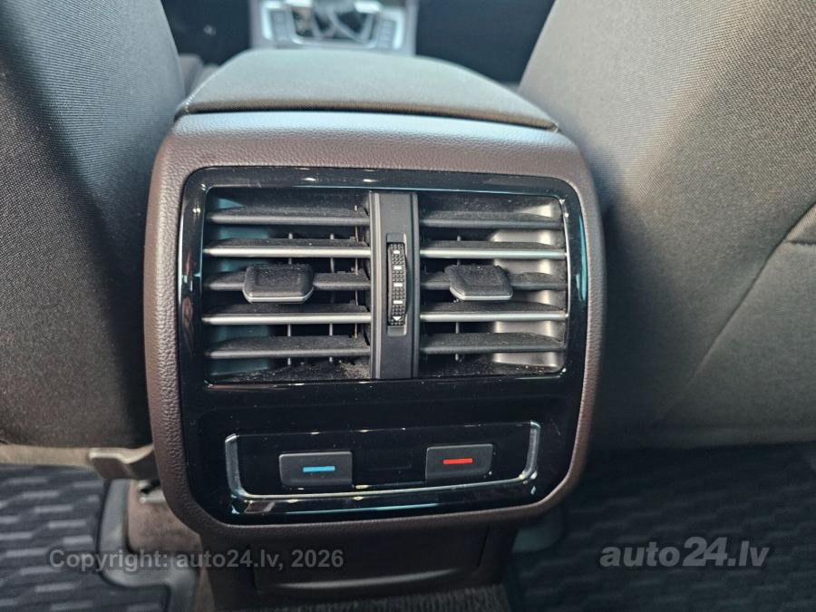 Grey Volkswagen Passat 2015 in Paide, with an engine capacity of 1.40 L and mileage of 128 thousand km for 10990 €, photo 20 on AUTOMOTO.COM.LV