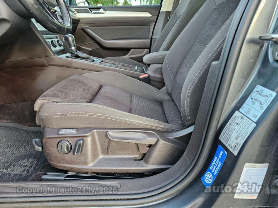 Grey Volkswagen Passat 2015 in Paide, with an engine capacity of 1.40 L and mileage of 128 thousand km for 10990 €, photo 22 on AUTOMOTO.COM.LV