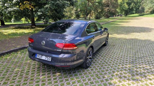 Volkswagen Passat 2015 in Vilnius on AUTOMOTO.COM.LV Grey Volkswagen Passat 2015 in Vilnius, with an engine capacity of 1.40 L and mileage of 225 thousand km for 8300 β¬, photo 4 on AUTOMOTO.COM.LV