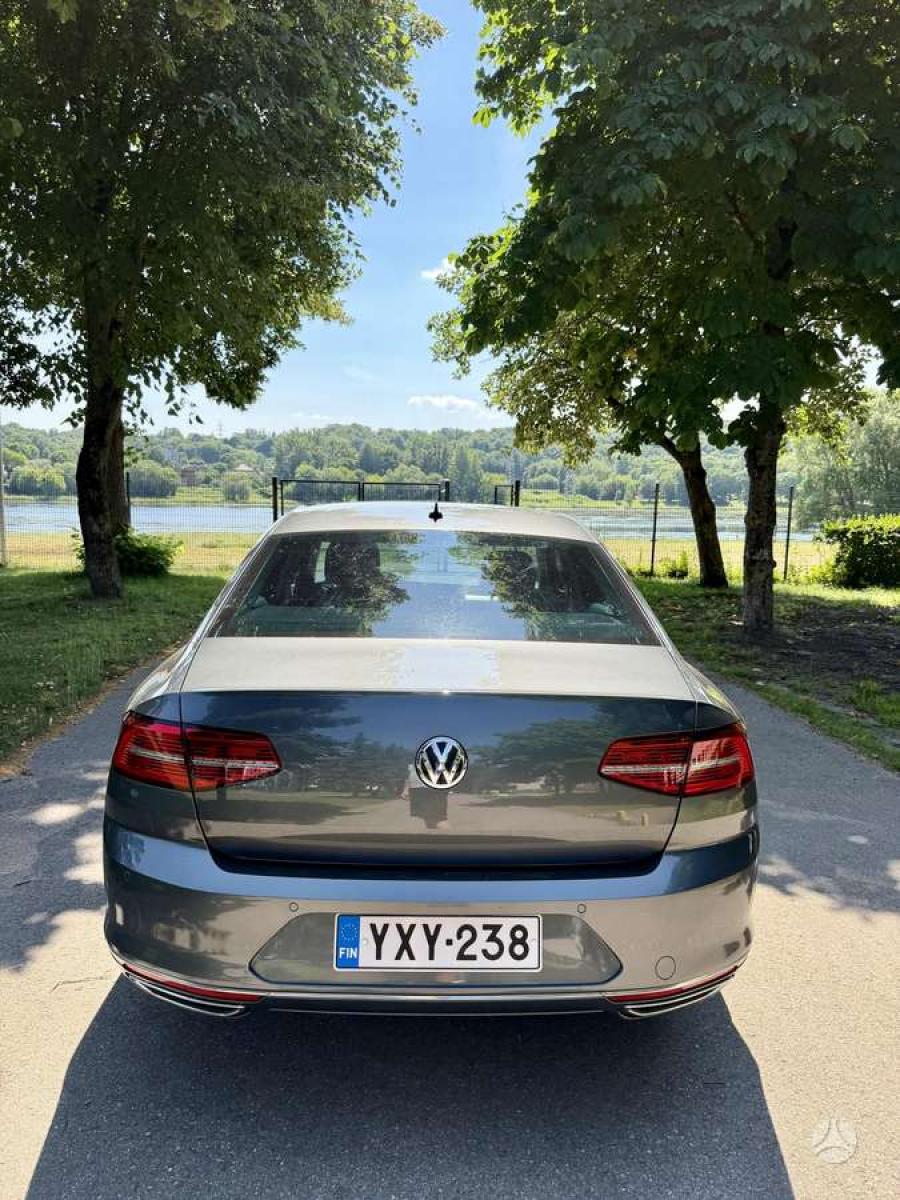 Grey Volkswagen Passat 2015 in Kaunas, with an engine capacity of 1.97 L and mileage of 313 thousand km for 9900 €, photo 8 on AUTOMOTO.COM.LV
