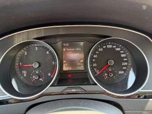 Grey Volkswagen Passat 2015 in Kaunas, with an engine capacity of 1.97 L and mileage of 313 thousand km for 9900 €, photo 17 on AUTOMOTO.COM.LV