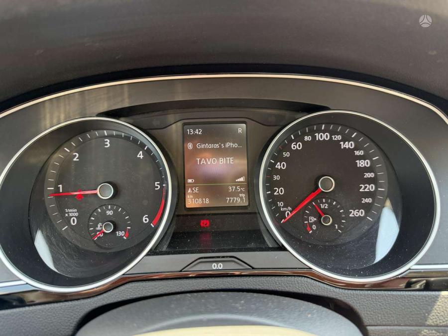 Grey Volkswagen Passat 2015 in Kaunas, with an engine capacity of 1.97 L and mileage of 313 thousand km for 9900 €, photo 17 on AUTOMOTO.COM.LV