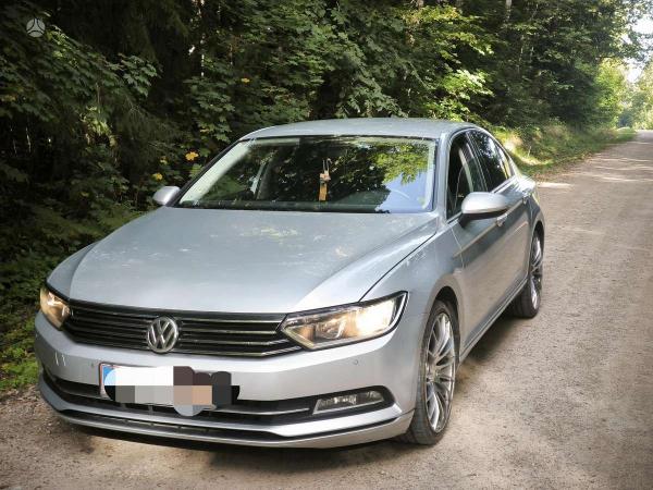 Volkswagen Passat 2015 in Telschi on AUTOMOTO.COM.LV Grey Volkswagen Passat 2015 in Telschi, with an engine capacity of 1.97 L and mileage of 260 thousand km for 3600 €, photo 1 on AUTOMOTO.COM.LV