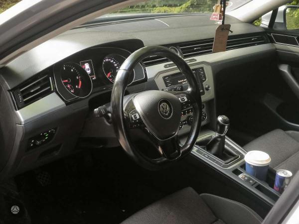 Volkswagen Passat 2015 in Telschi on AUTOMOTO.COM.LV Grey Volkswagen Passat 2015 in Telschi, with an engine capacity of 1.97 L and mileage of 260 thousand km for 3600 €, photo 7 on AUTOMOTO.COM.LV