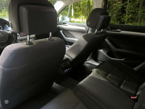 Volkswagen Passat 2015 in Telschi on AUTOMOTO.COM.LV Grey Volkswagen Passat 2015 in Telschi, with an engine capacity of 1.97 L and mileage of 260 thousand km for 3600 €, photo 9 on AUTOMOTO.COM.LV