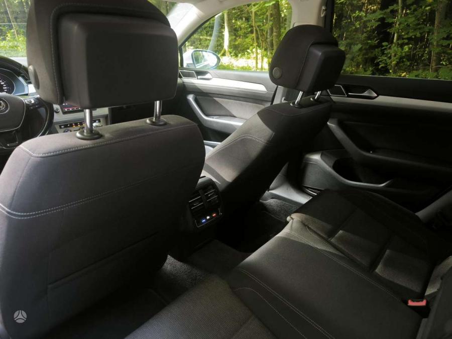Grey Volkswagen Passat 2015 in Telschi, with an engine capacity of 1.97 L and mileage of 260 thousand km for 3600 €, photo 9 on AUTOMOTO.COM.LV