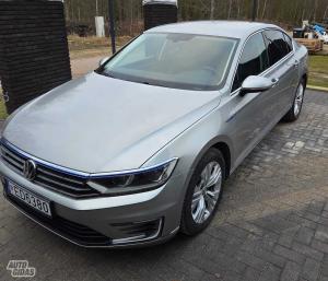 Pelēks Volkswagen Passat 2016 Viļņa, ar dzinēja tilpumu 1.40 L un nobraukumu 228 tūkst. km par 13000 €, foto  vietnē AUTOMOTO.COM.LV