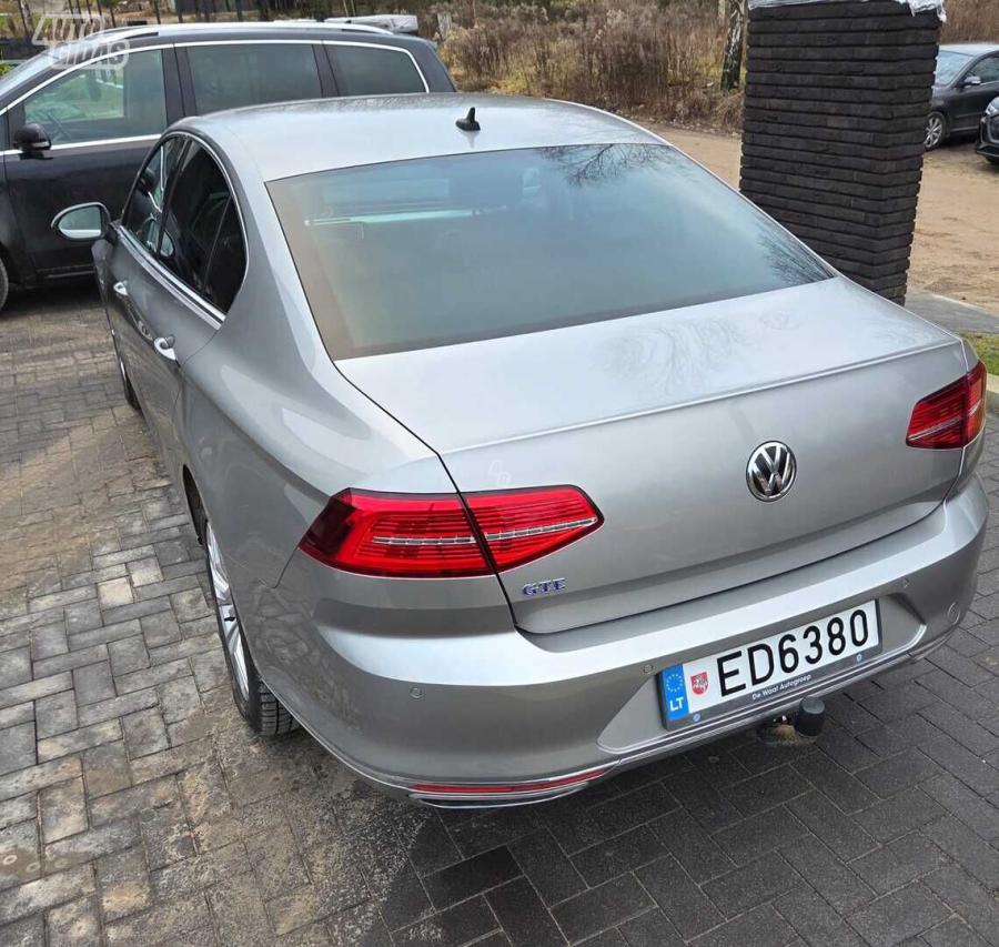 Pelēks Volkswagen Passat 2016 Viļņa, ar dzinēja tilpumu 1.40 L un nobraukumu 228 tūkst. km par 13000 €, foto 3 vietnē AUTOMOTO.COM.LV