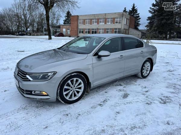 Pelēks Volkswagen Passat 2016 Viļņa, ar dzinēja tilpumu 2.00 L un nobraukumu 177 tūkst. km par 4200 €, foto 1 vietnē AUTOMOTO.COM.LV