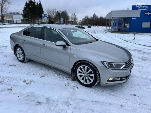 Pelēks Volkswagen Passat 2016 Viļņa, ar dzinēja tilpumu 2.00 L un nobraukumu 177 tūkst. km par 4200 €, foto 3 vietnē AUTOMOTO.COM.LV