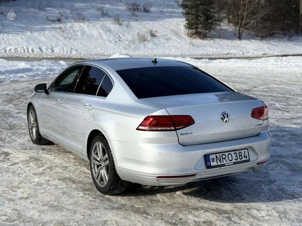 Grey Volkswagen Passat 2016 in Vilnius, with an engine capacity of 2.00 L and mileage of 290 thousand km for 8800 €, photo 7 on AUTOMOTO.COM.LV