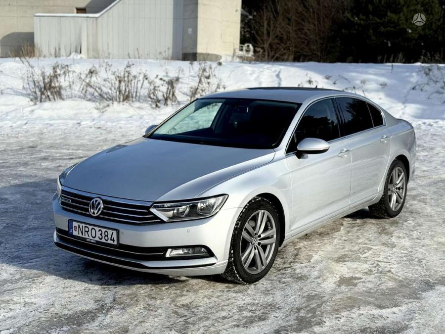 Grey Volkswagen Passat 2016 in Vilnius, with an engine capacity of 2.00 L and mileage of 290 thousand km for 8700 €, photo 2 on AUTOMOTO.COM.LV