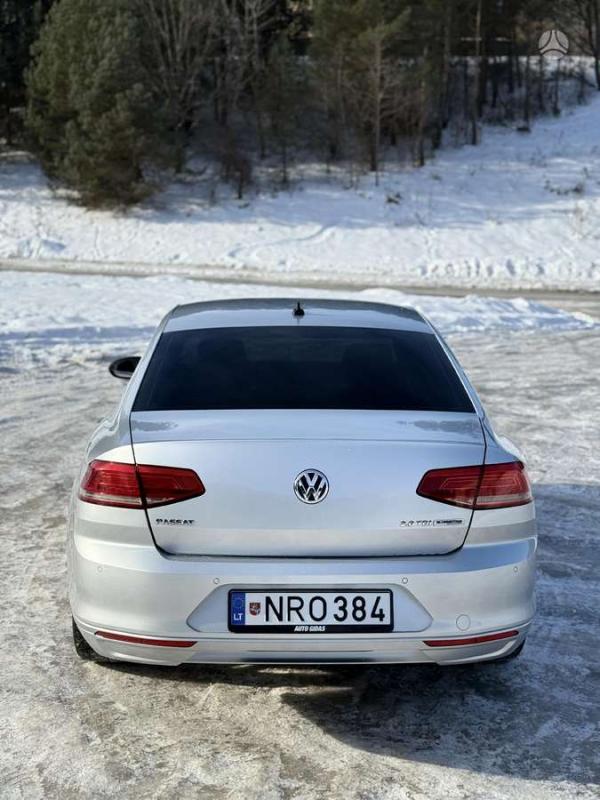 Grey Volkswagen Passat 2016 in Vilnius, with an engine capacity of 2.00 L and mileage of 290 thousand km for 8700 €, photo 6 on AUTOMOTO.COM.LV