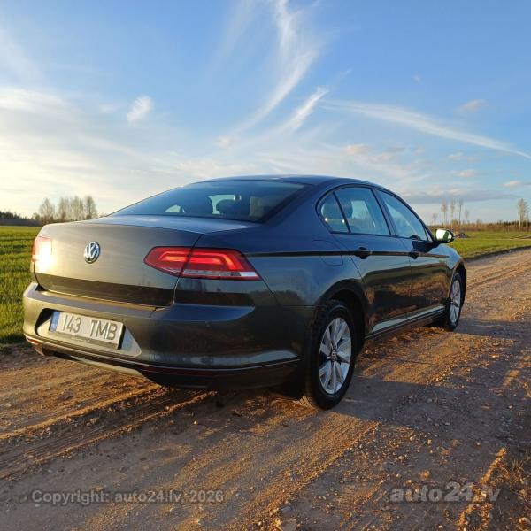 Grey Volkswagen Passat 2016 in Tallinn, with an engine capacity of 1.40 L and mileage of 138 thousand km for 10490 €, photo 3 on AUTOMOTO.COM.LV
